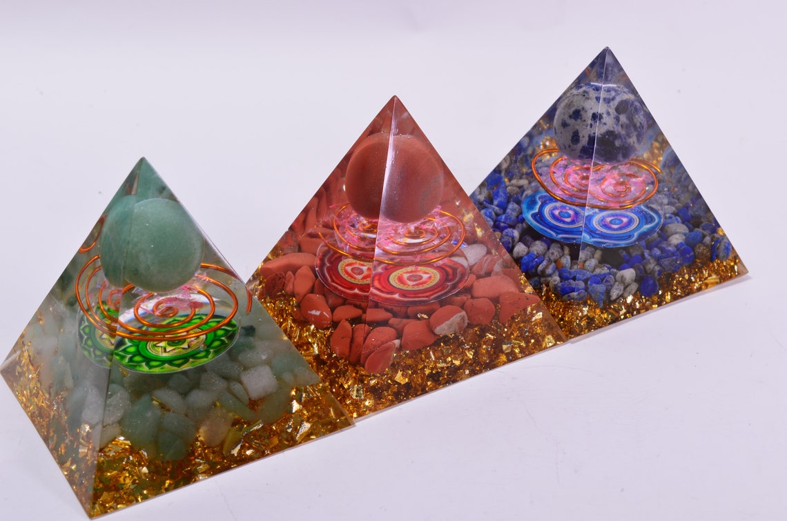 Orgonit Pyramiden aus 7 Arten von Kristallmaterialien - Etsy.de