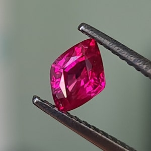 Natural Ruby 0.70ct, Vivid Pink Red, Diamond Shape. Excellent Color Cdn ...
