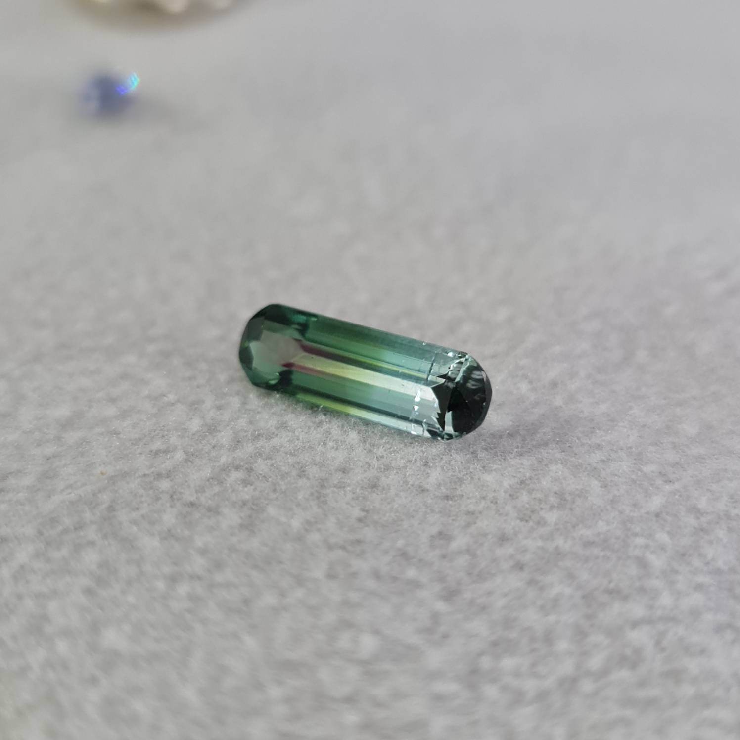Bi color tourmaline green and colorless tourmaline. 2.96ct | Etsy