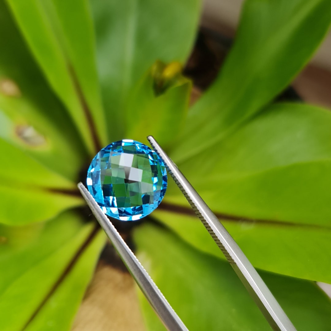 Blue Topaz, Special Cut, 3.03ct. Perfect for a Ring or Pendant. Pixel ...
