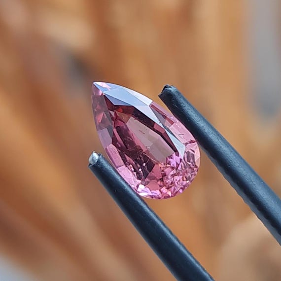 Turmalina Rosa Hot Pink Natural Turmalin Edelstein 3,52 Karat Turmalin