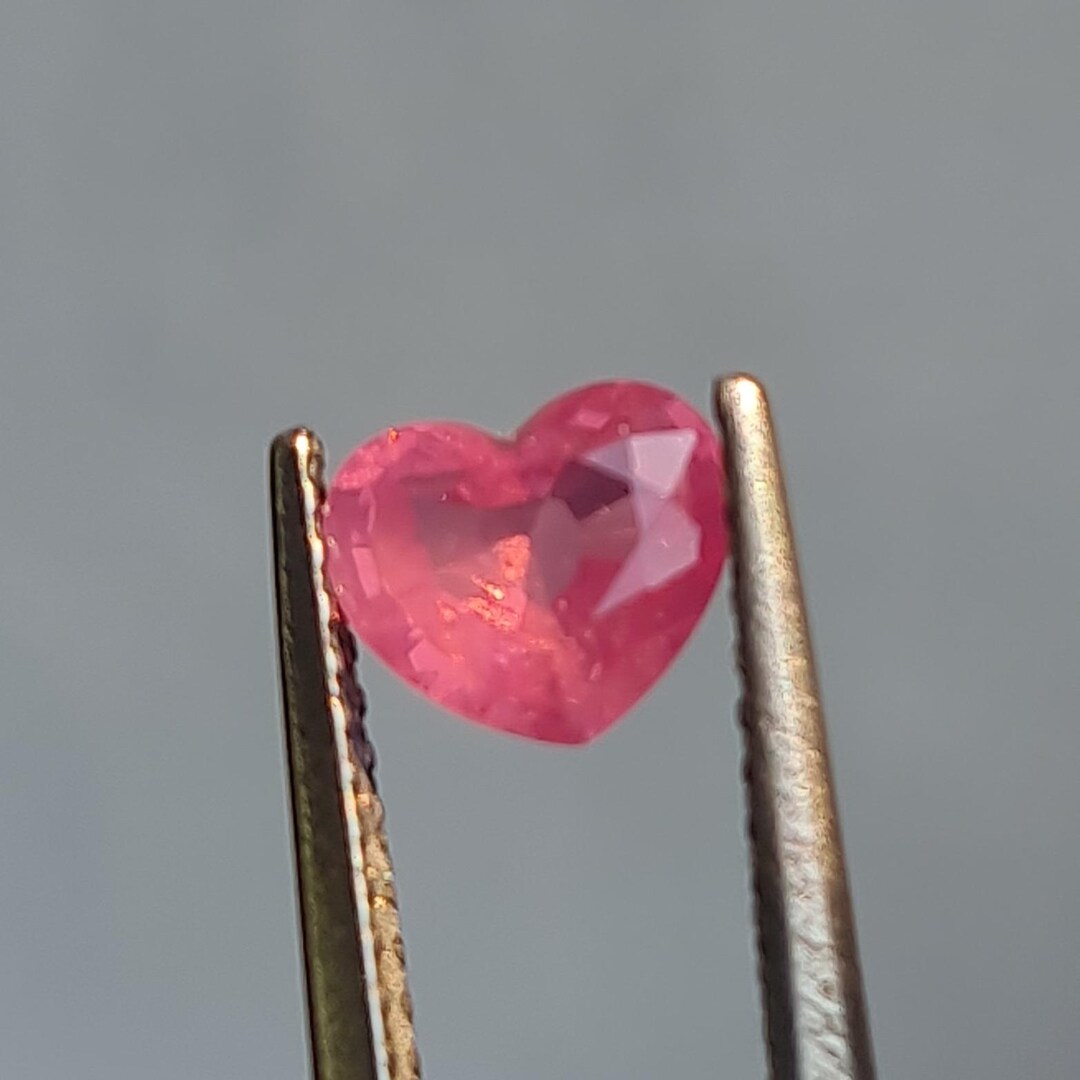 Natural Heart Spinel 0.75ct. Hazy Pink, Very Calm Color. Mahenge Spinel ...
