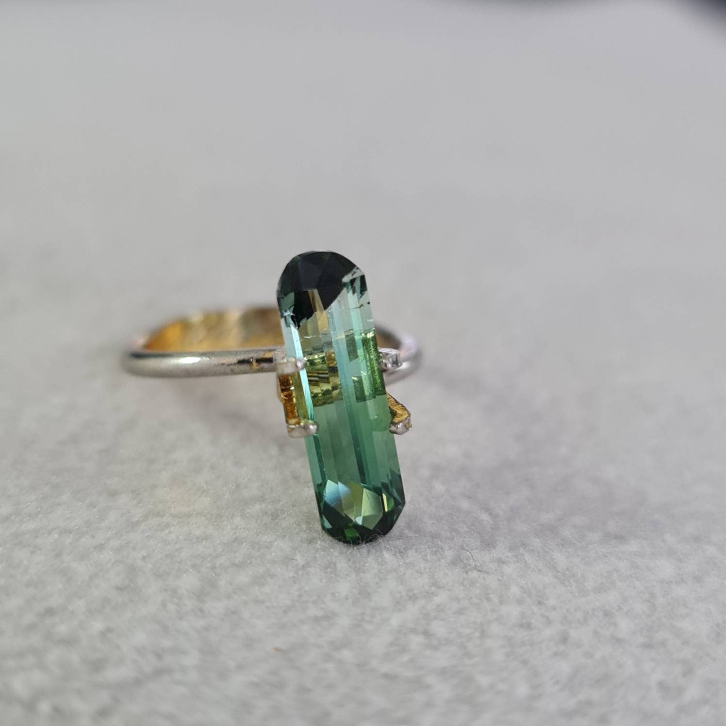 Bi color tourmaline green and colorless tourmaline. 2.96ct | Etsy