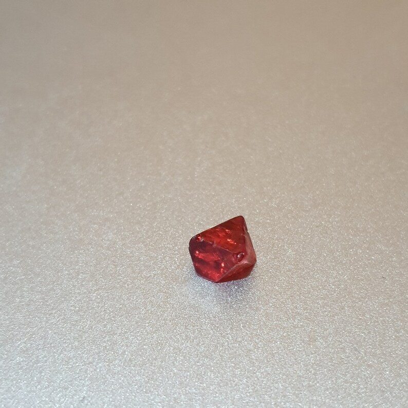 Spinel Crystal, Natural Vivid Red Spinel Crystal From Burma. 1.61ct ...
