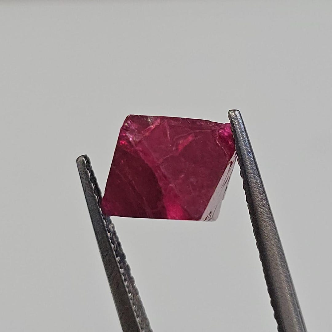 Natural Spinel Octahedral Crystal, Natural Red Spinel Crystal From ...