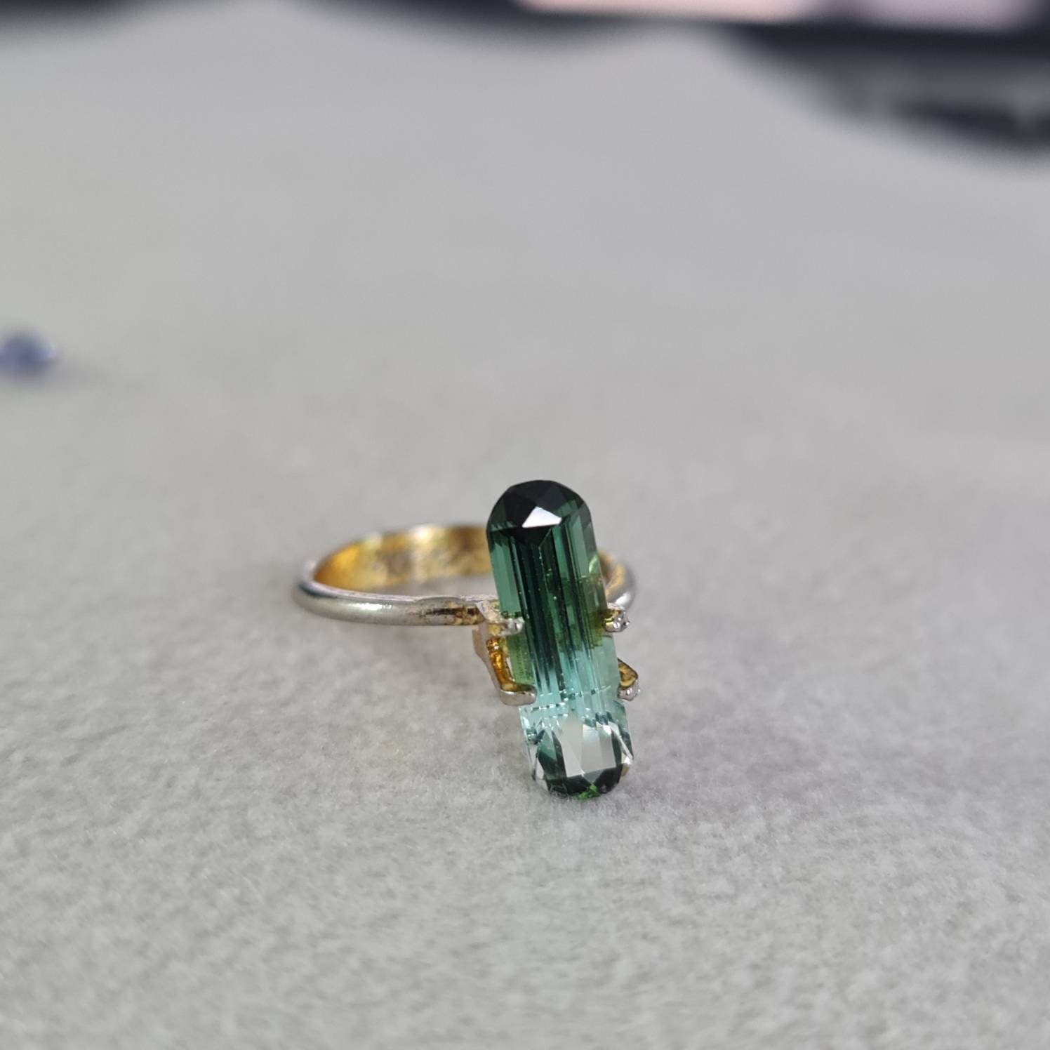 Bi color tourmaline green and colorless tourmaline. 2.96ct | Etsy