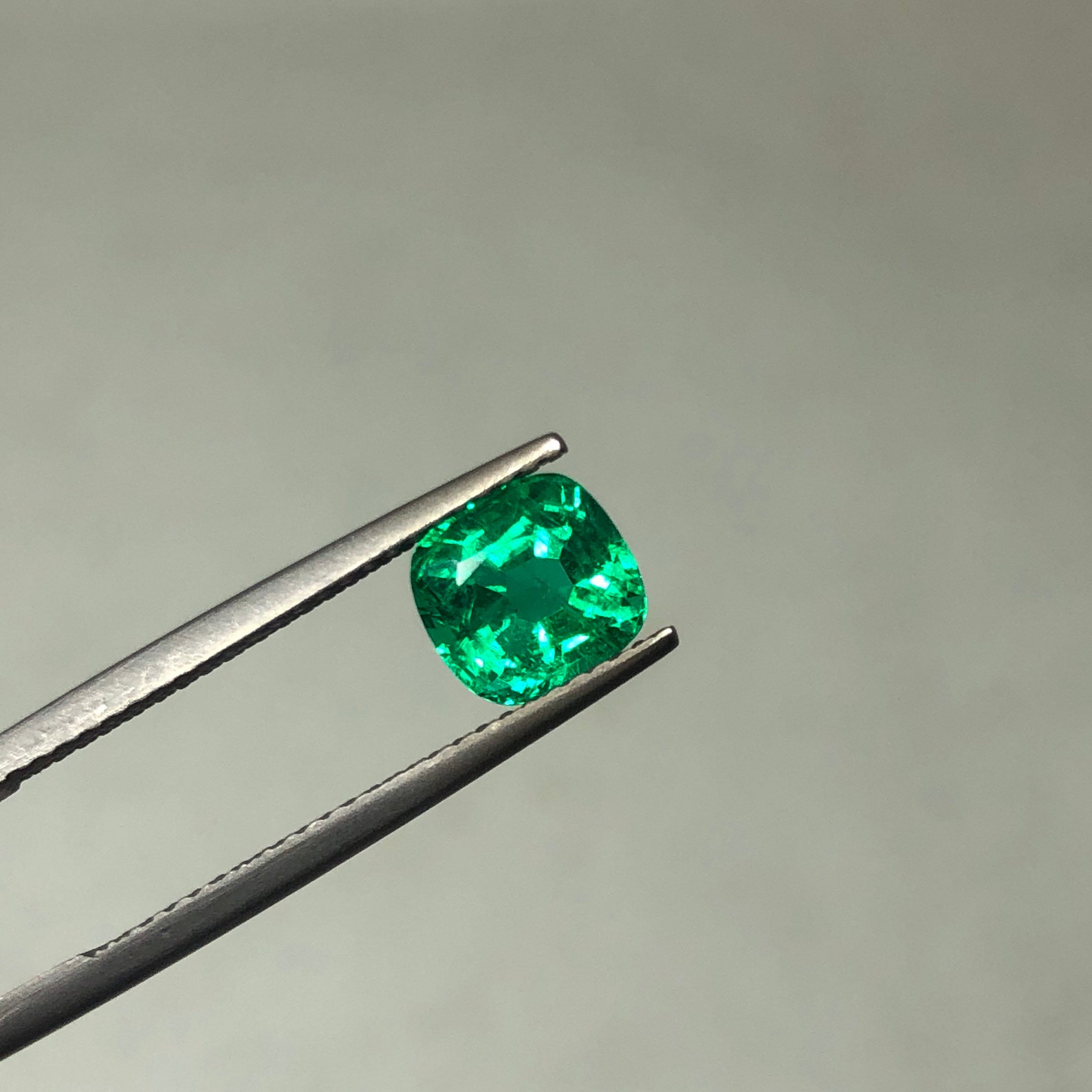 Natural Emerald Vivid Green. 1.42ct. No Treatment. - Etsy