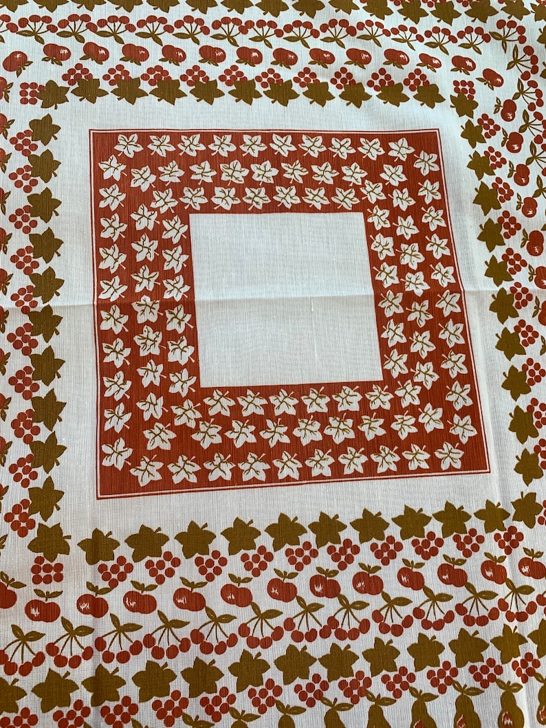Vintage, Old Fashioned Printed Tablecloth. Round With Square Overlay ...