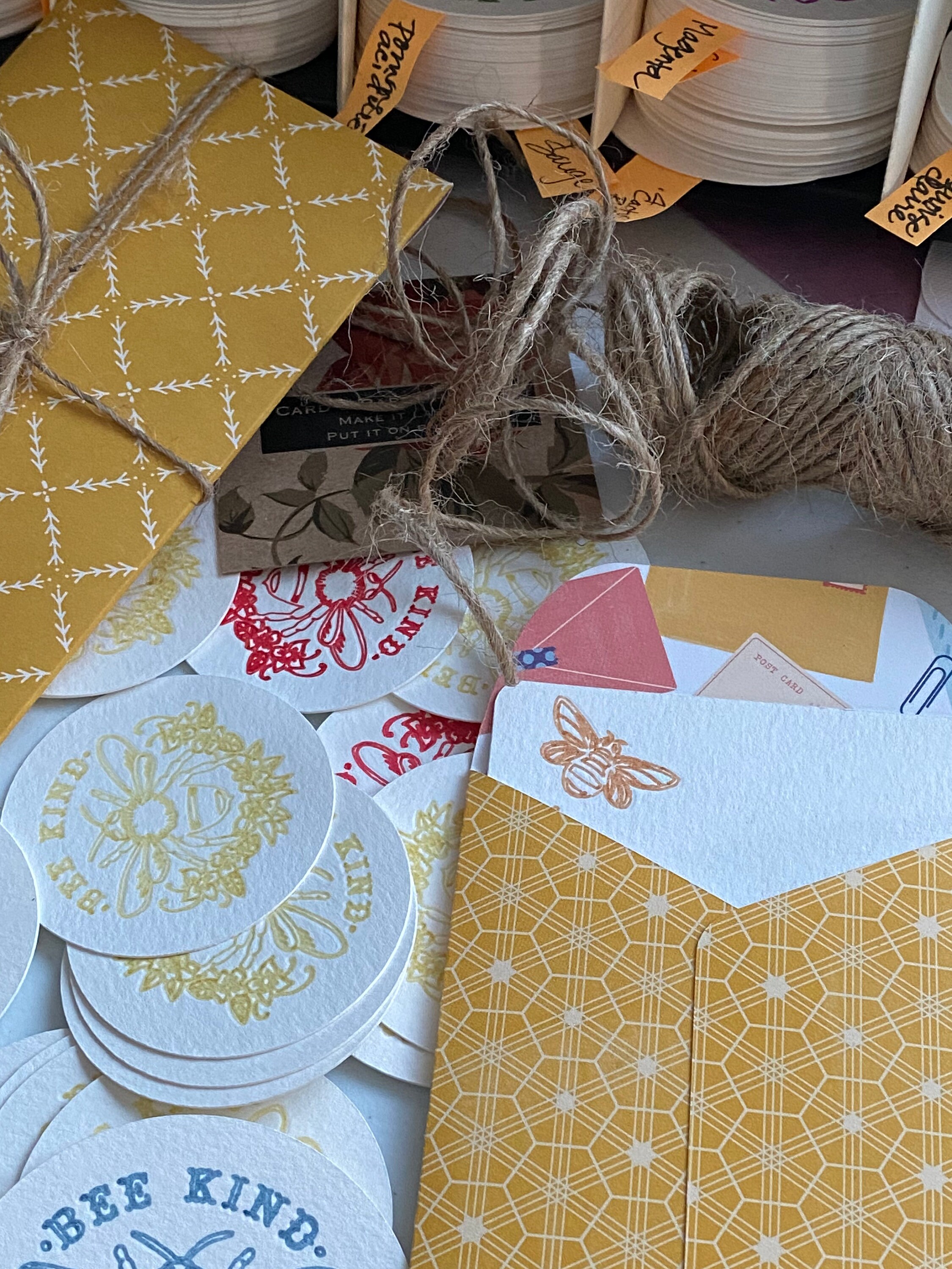 BEE KIND Campaign Chit Cards TIN of Tokens Bees Botanical Summer ...