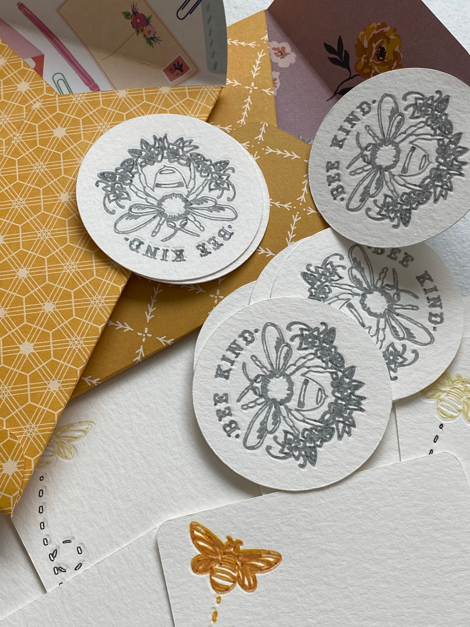 BEE KIND Campaign Chit Cards TIN of Tokens Bees Botanical Summer ...