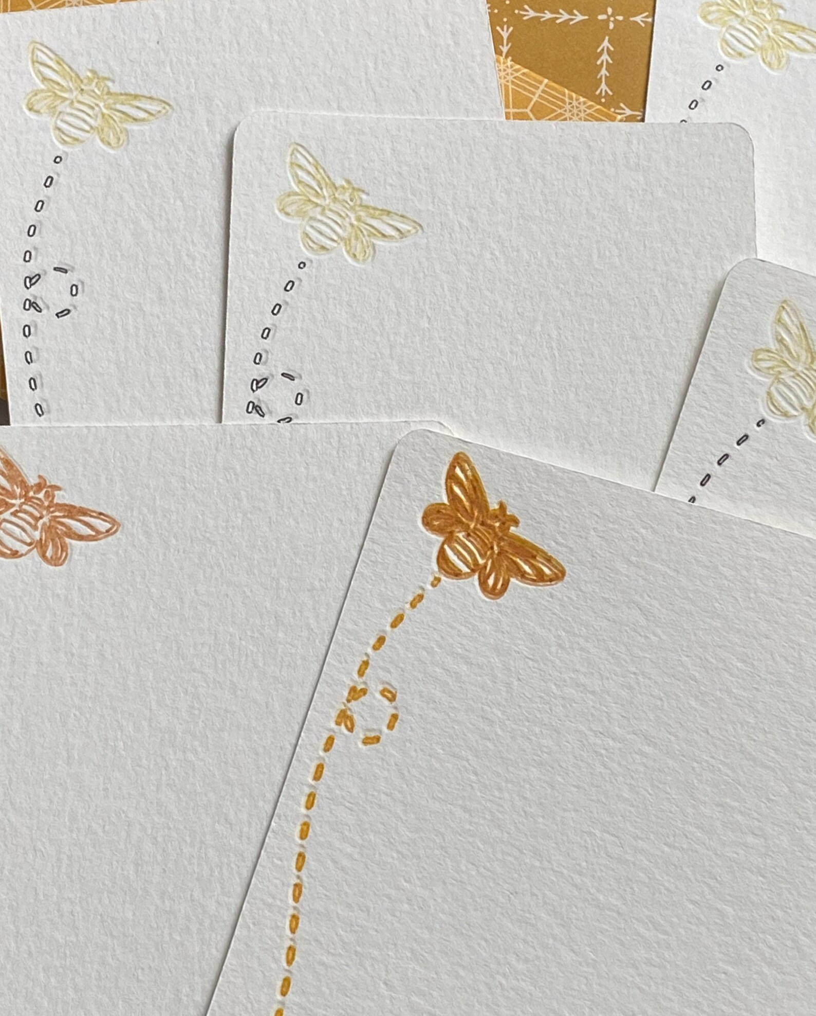 BEE KIND Campaign Chit Cards TIN of Tokens Bees Botanical Summer ...