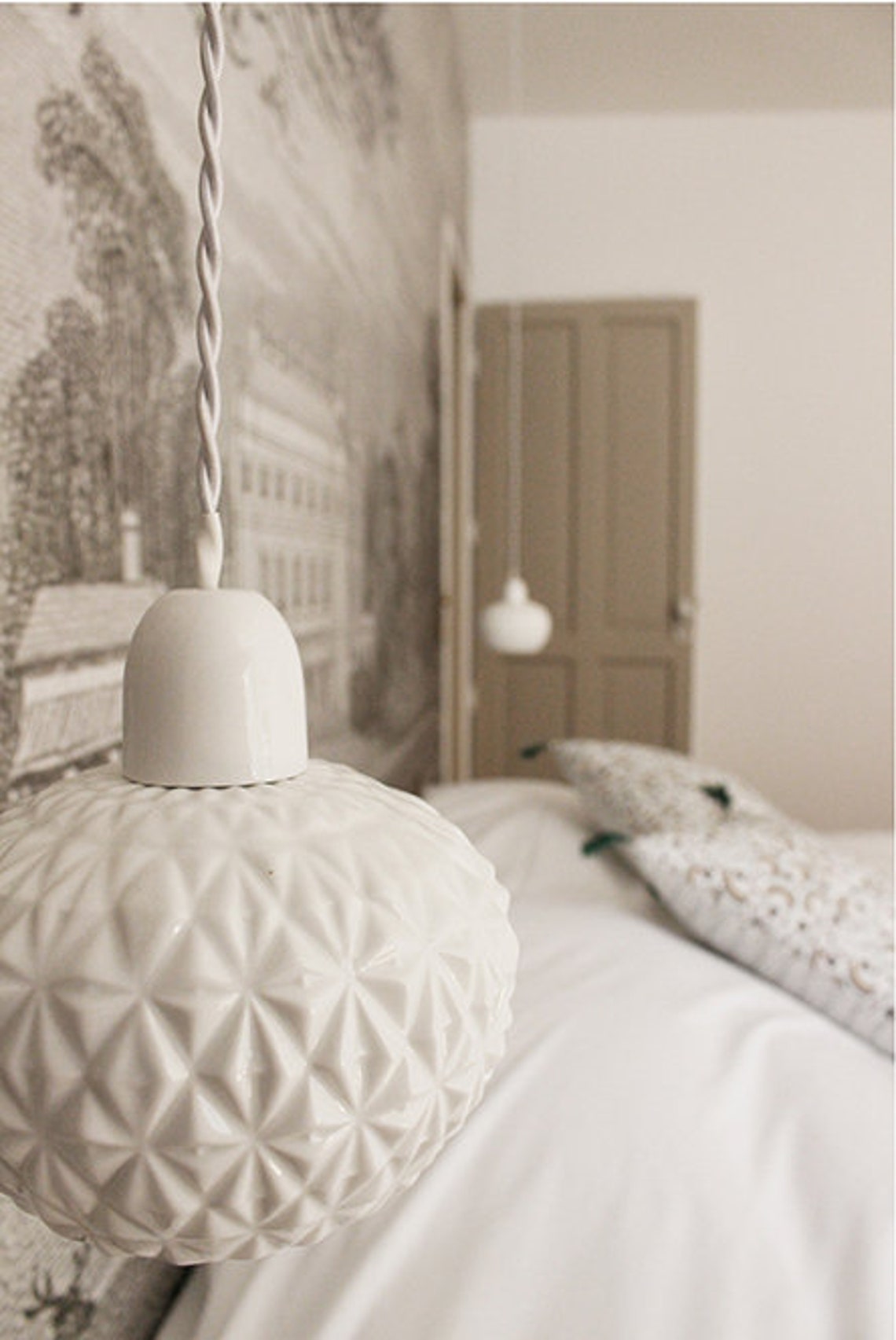 Fancy Round Ceramic Pendant Light - Etsy UK