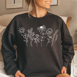 Flower Sweatshirt Botanical Sweatshirt Wildflower Shirt Nature Crewneck ...