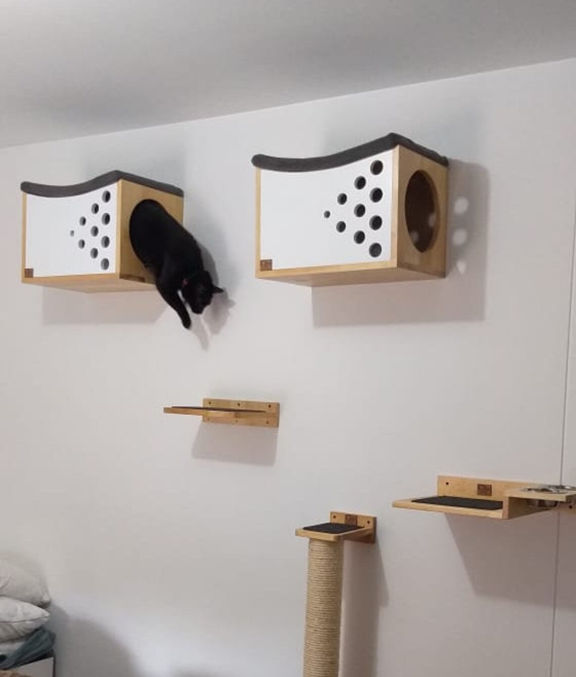 Deluxe Wall Mounted Double Resting Box | Etsy