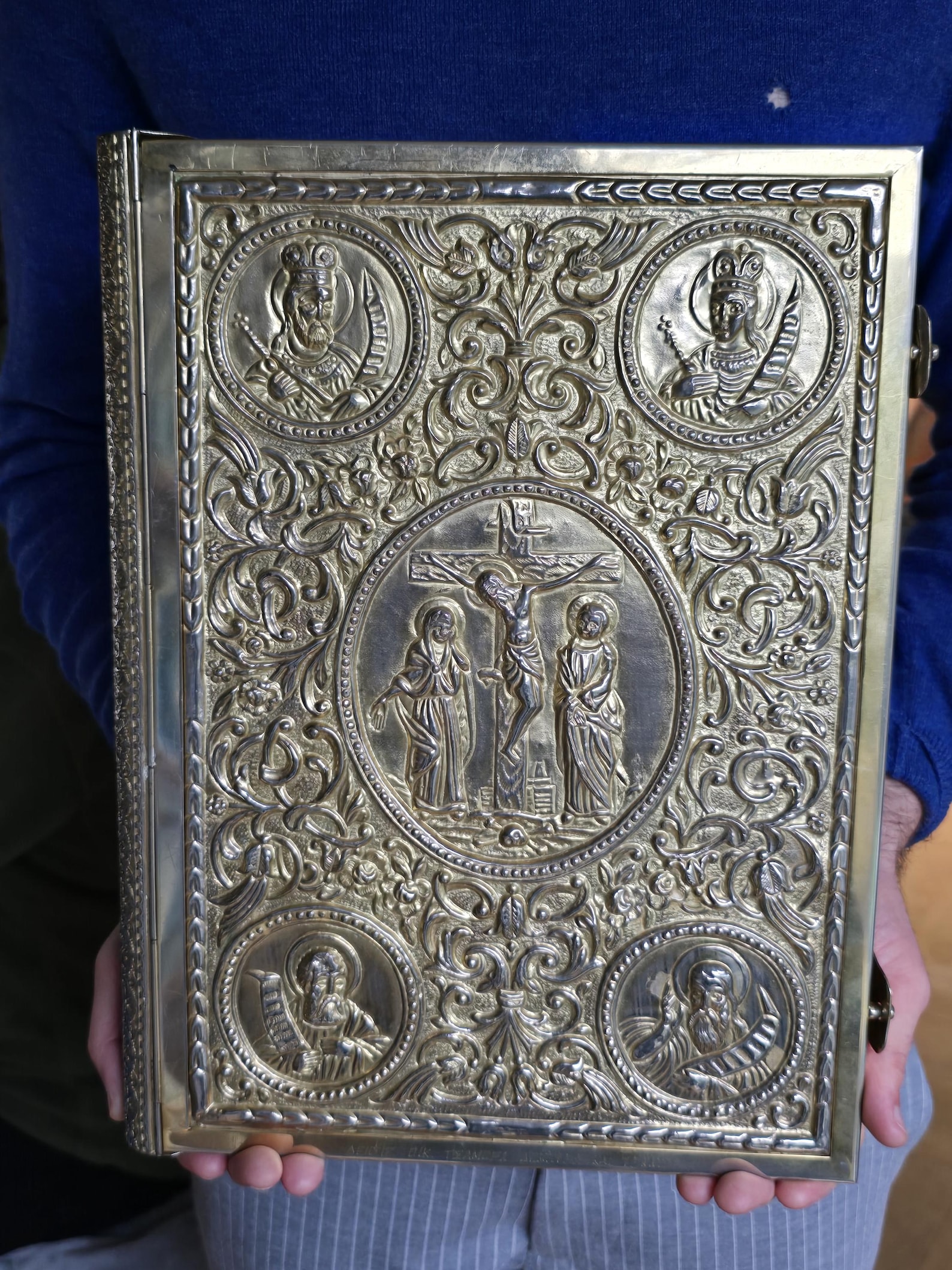 Holy Gospel, Large Format in Sterling Silver Gilt - Etsy