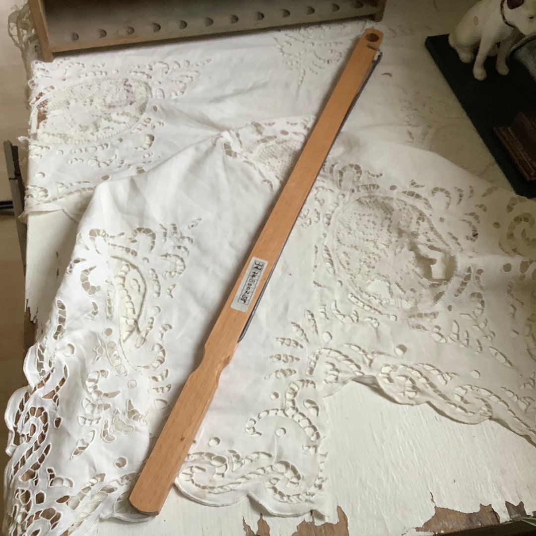 Wooden Newspaper Reading Stick Coffee House Newspaper Holder, Canteen ...