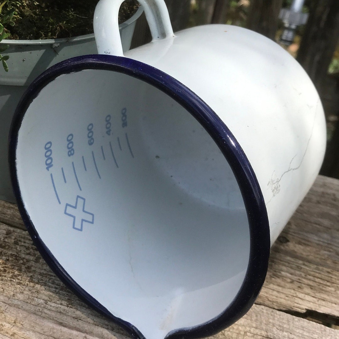 VINTAGE Enamel Measuring Cup With Spout, - Etsy