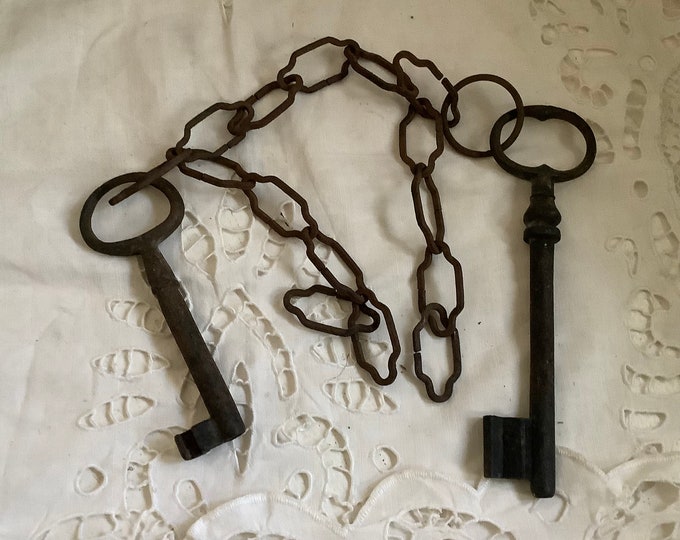 VINTAGE Garden Decoration Idea Key With Iron Chain, Haunted Castle ...