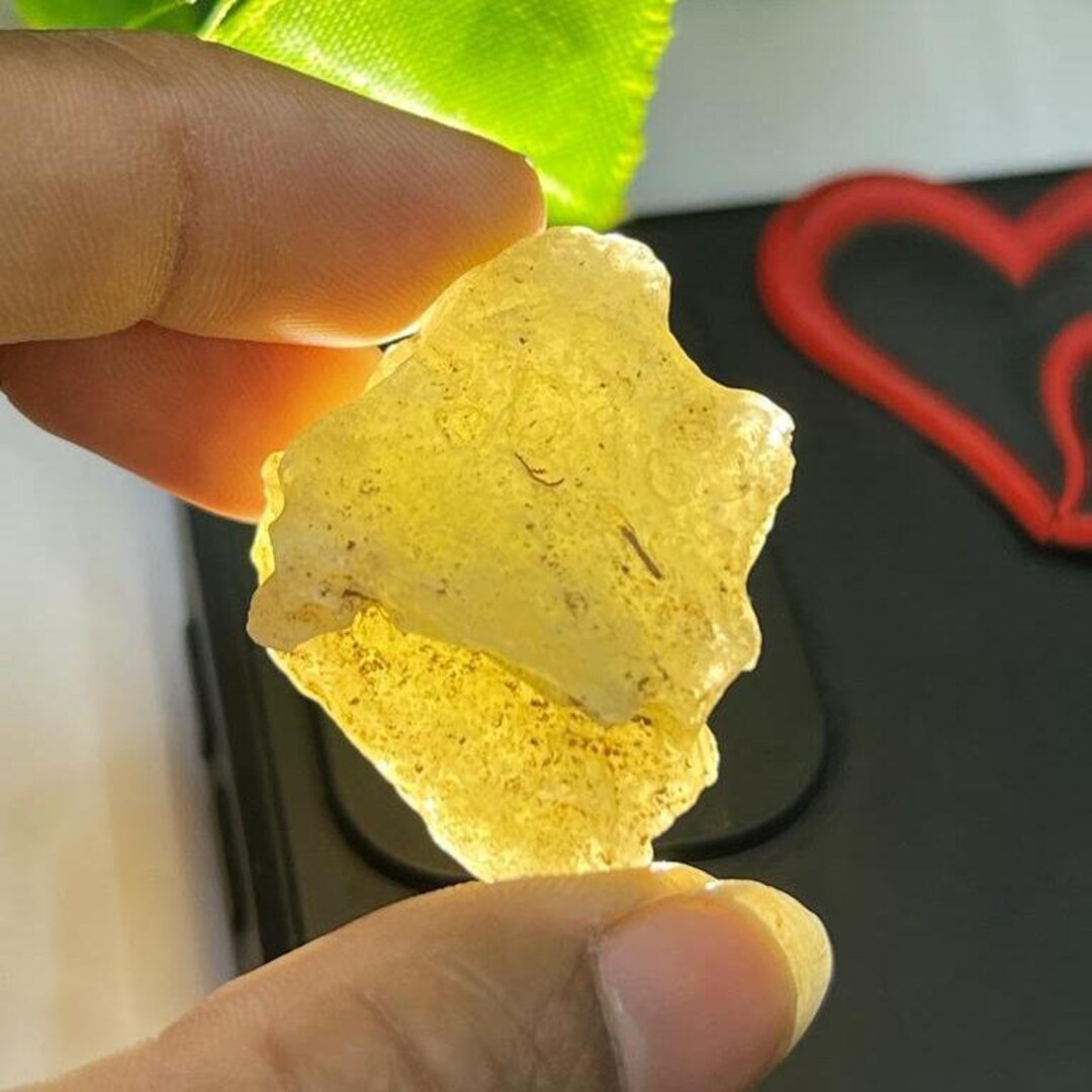 Golden Libyan Desert Glass Stone Golden Tektite , 65 Carat Natural ...