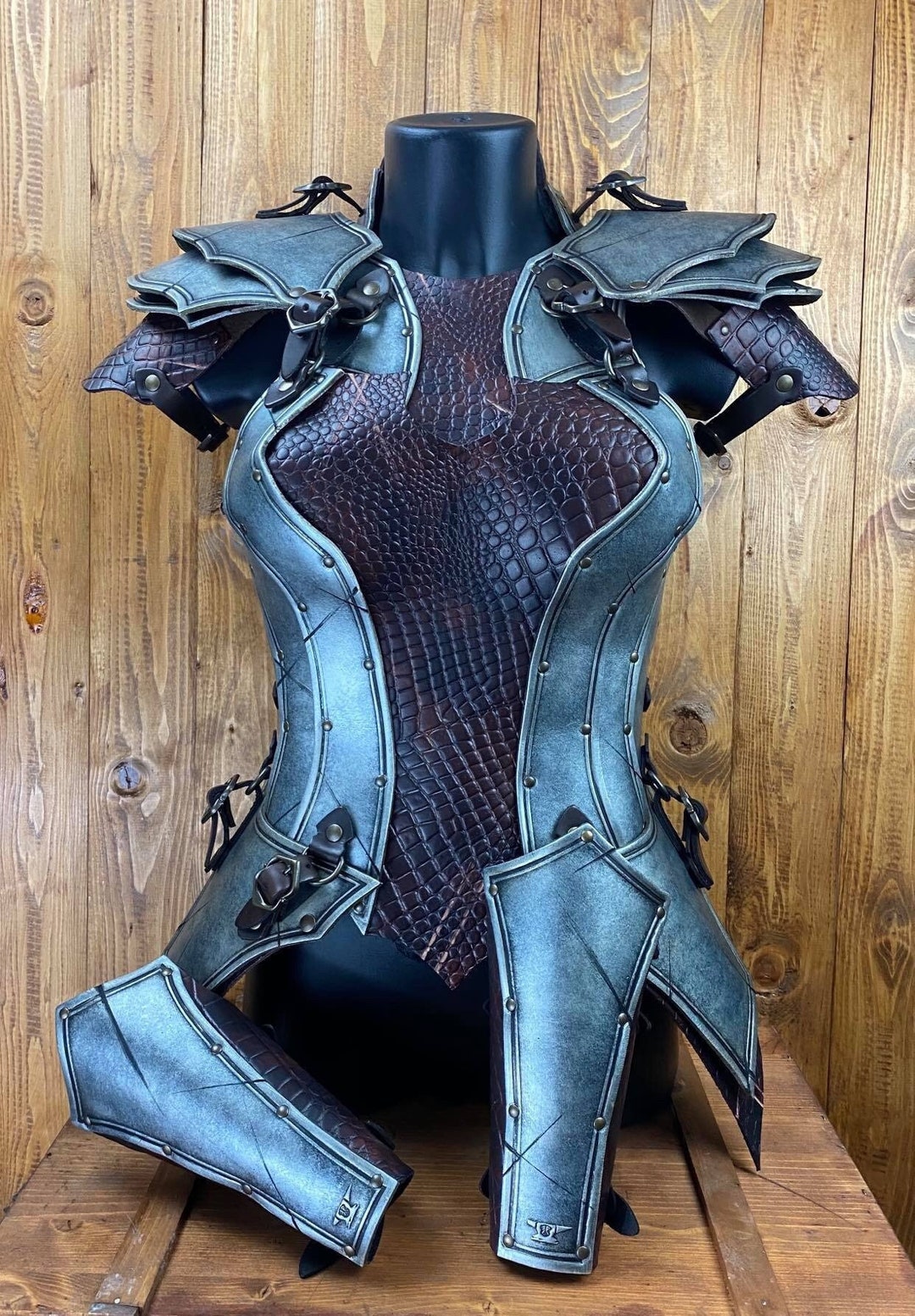 Female Warrior Leather Armor Set in Python Decoration Handmade Perfect ...
