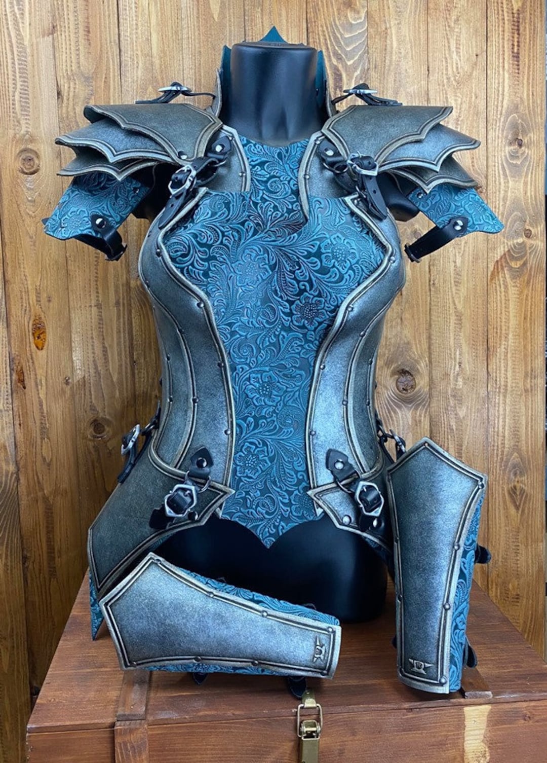 Decorated Leather Armor for Female Warrior Perfect for Role - Etsy