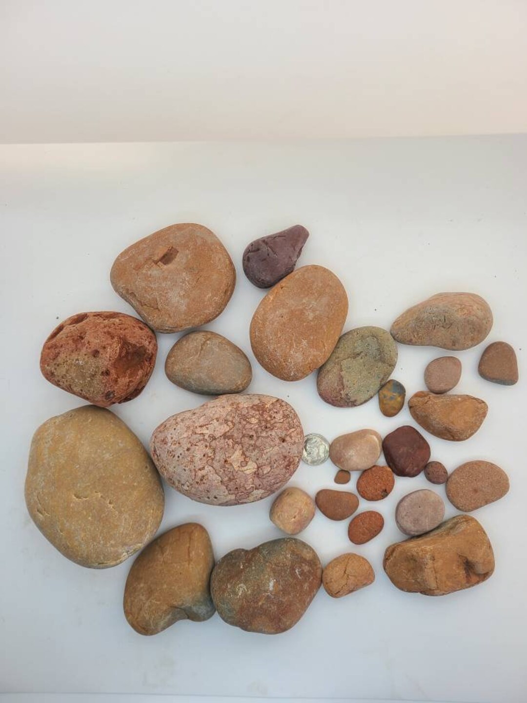 Red Rough Stones, Natural Shape Stones, Stones Flat Stones, Line Stones ...