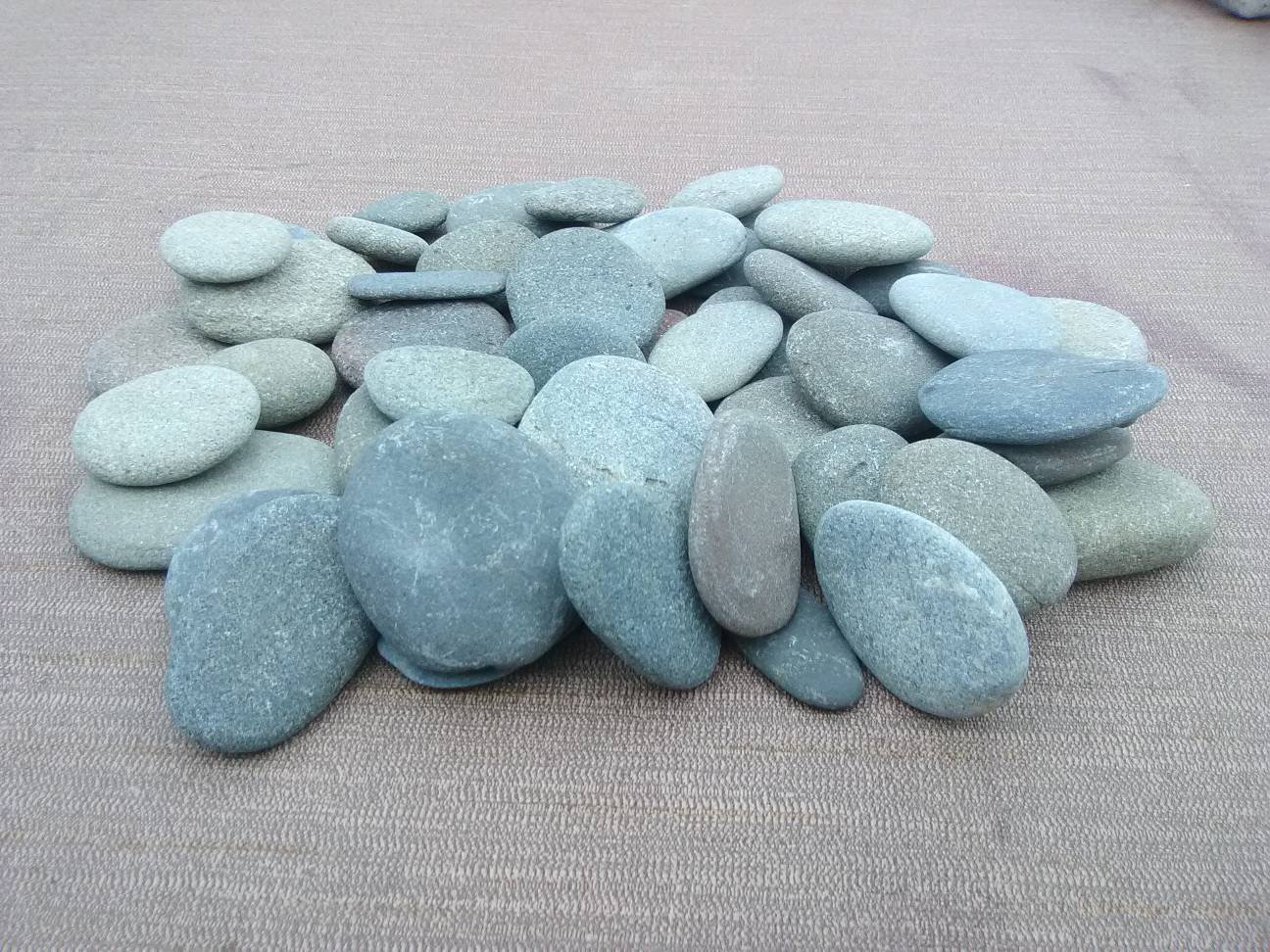 1 Flat Rock 1 Inch to 2 Inch Flat Stones Cairn Stones PNW | Etsy