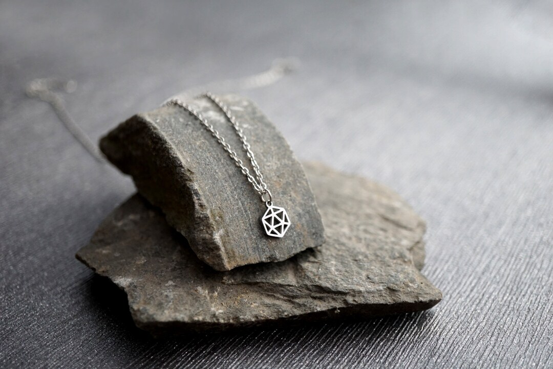 Geometric Dice Necklace - D20 Necklace - Polyhedral Dice Charm Necklace ...