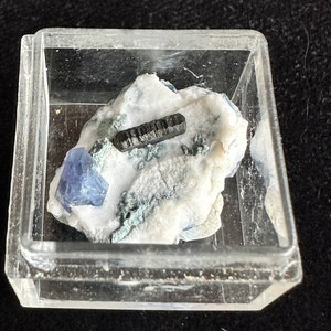 Benitoite and Neptunite on Natrolite Micromount Crystal Benitoite Gem ...