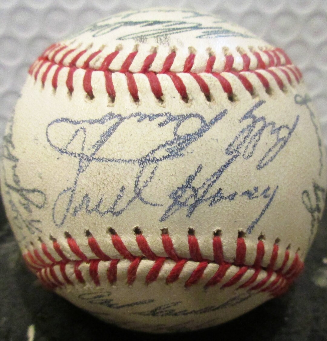 New Design 1957 Milwaukee Braves Replica Team Signed Baseball Aaron ...