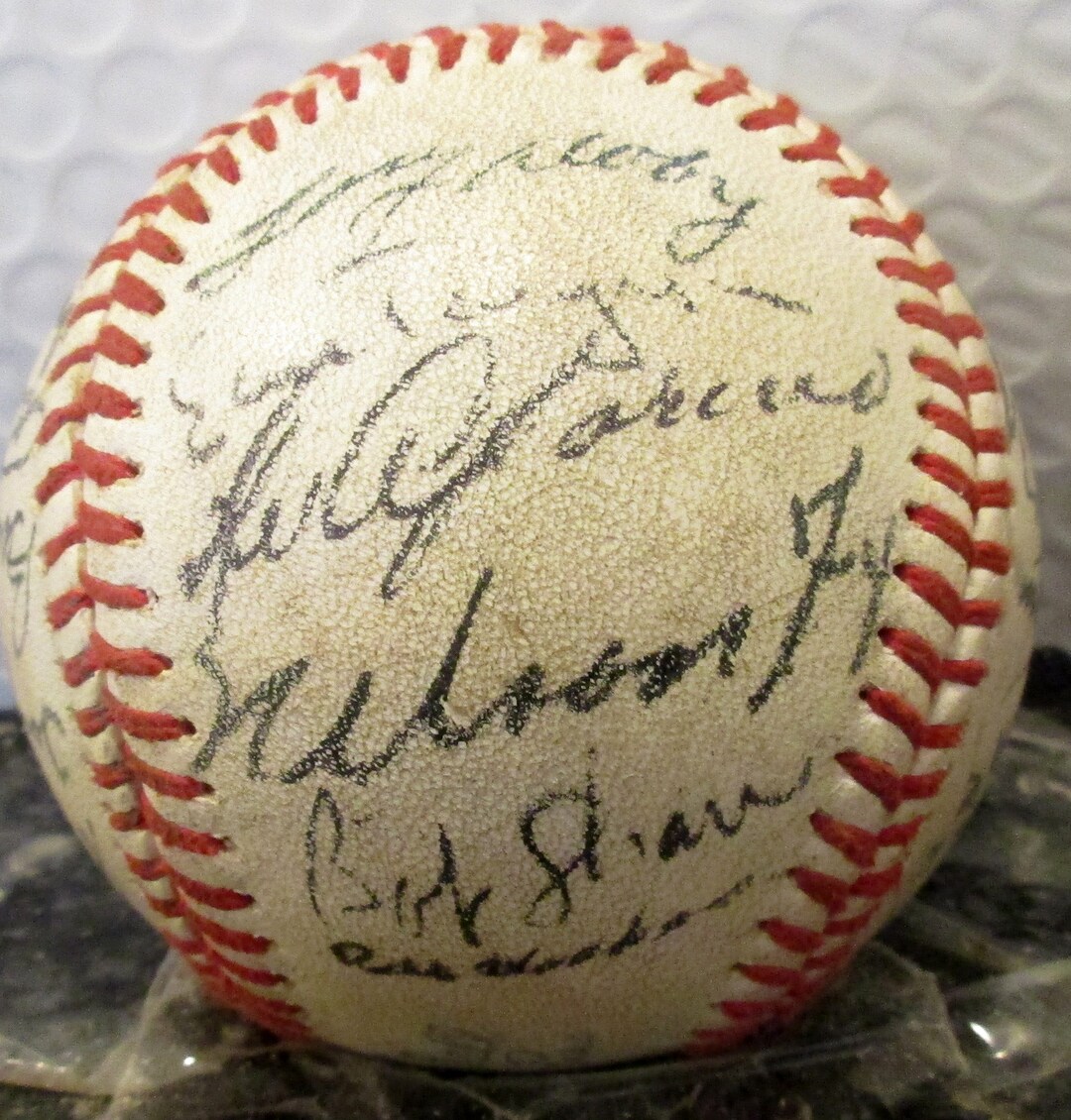1959 Chicago White Sox Replica Team Signed Baseball Fox, Aparicio ...
