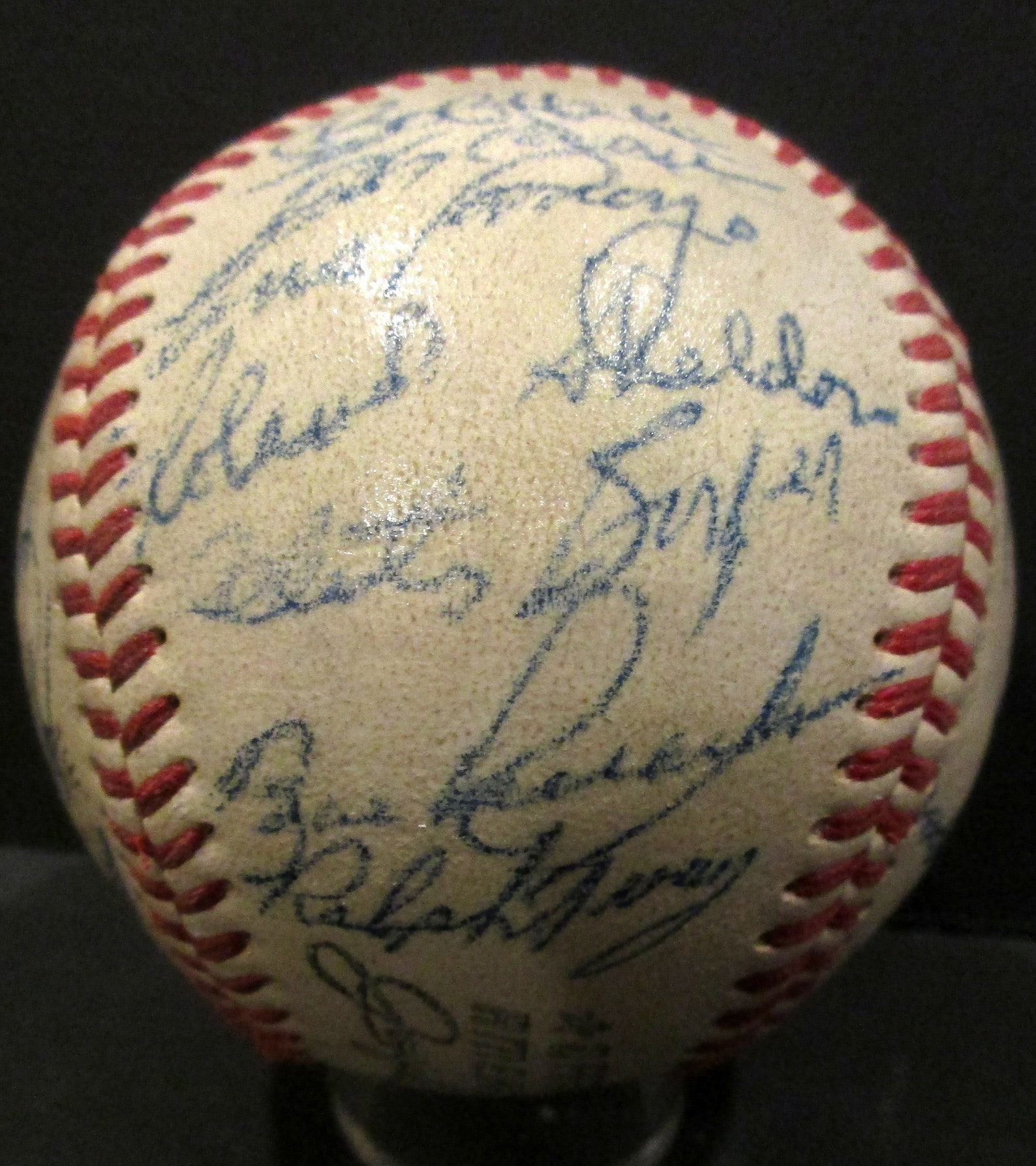 1961 New York Yankees Replica Team Signed Baseball Mickey Mantle, Roger ...