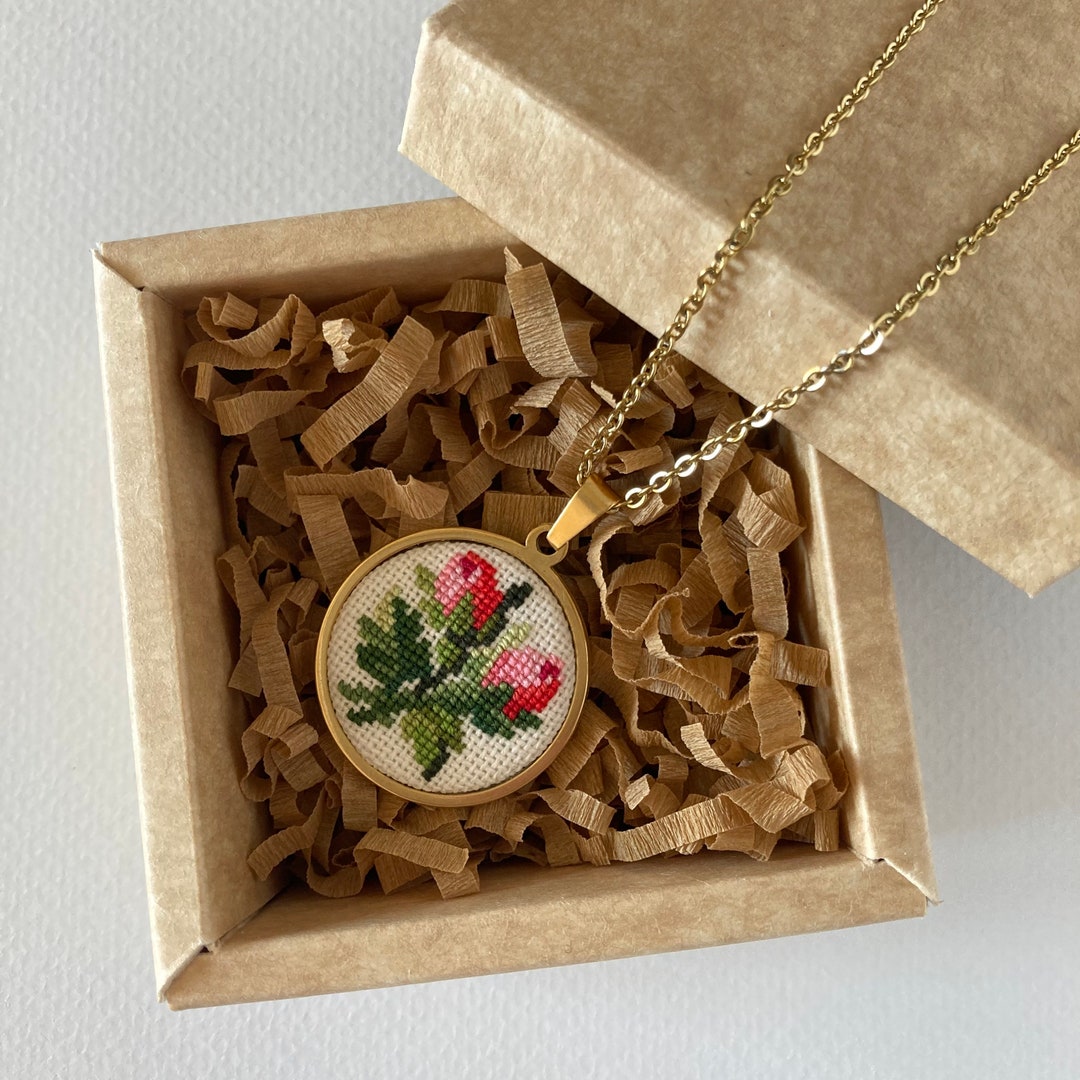 Dainty Red Roses June Birth Flower Necklace Simple Rose Necklace ...