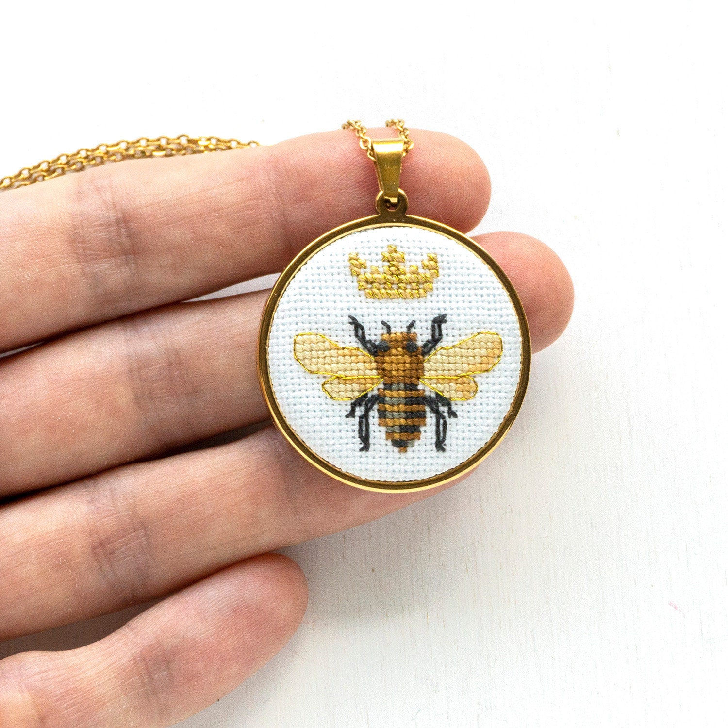 Queen bee necklace Honey bee jewelry beekeeper gift | Etsy