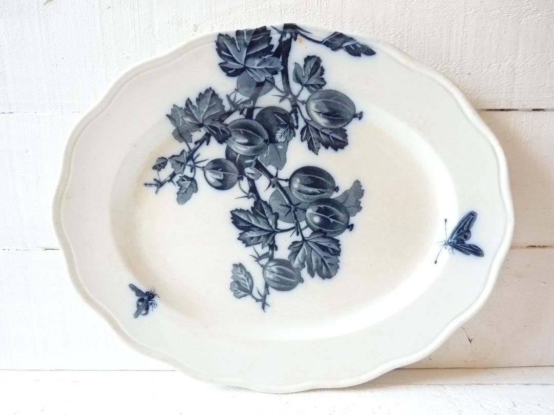 Biedermeier Large BWM Platter Flow Blue Gooseberries Blue-black ...
