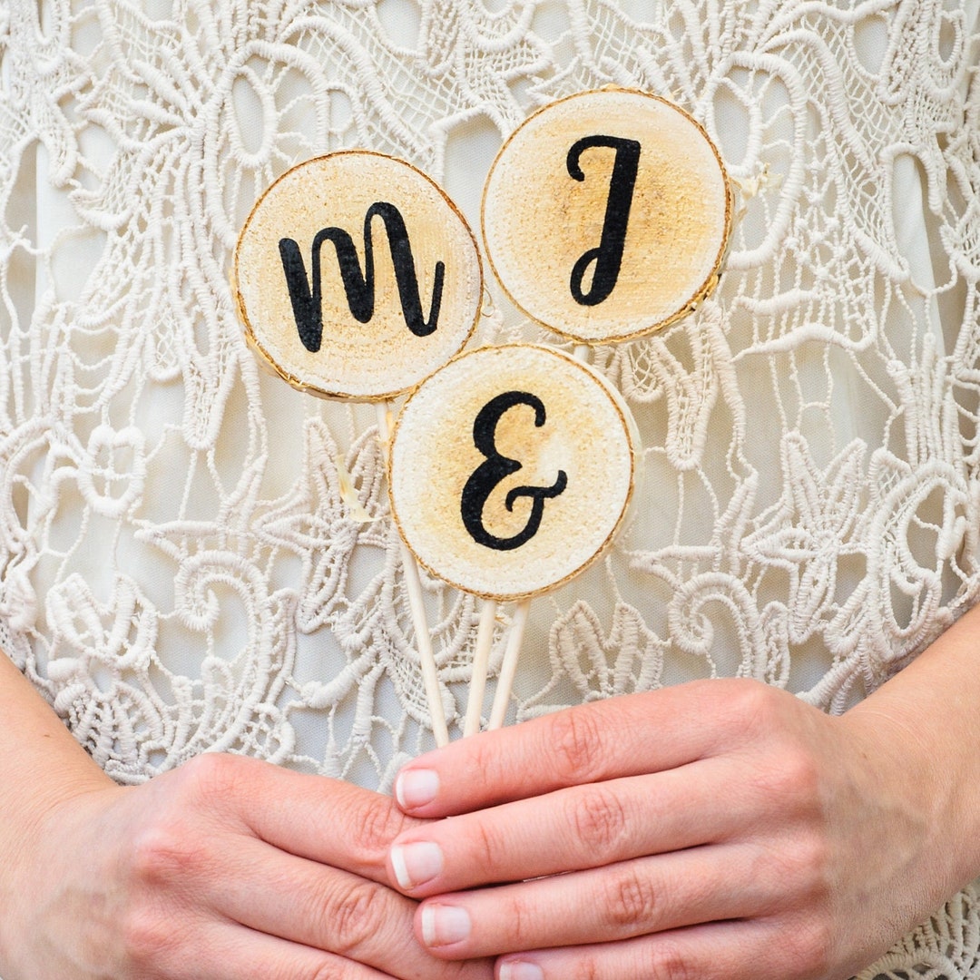 Personalized Wooden Discs With Initals / Cake Topper / Cake - Etsy