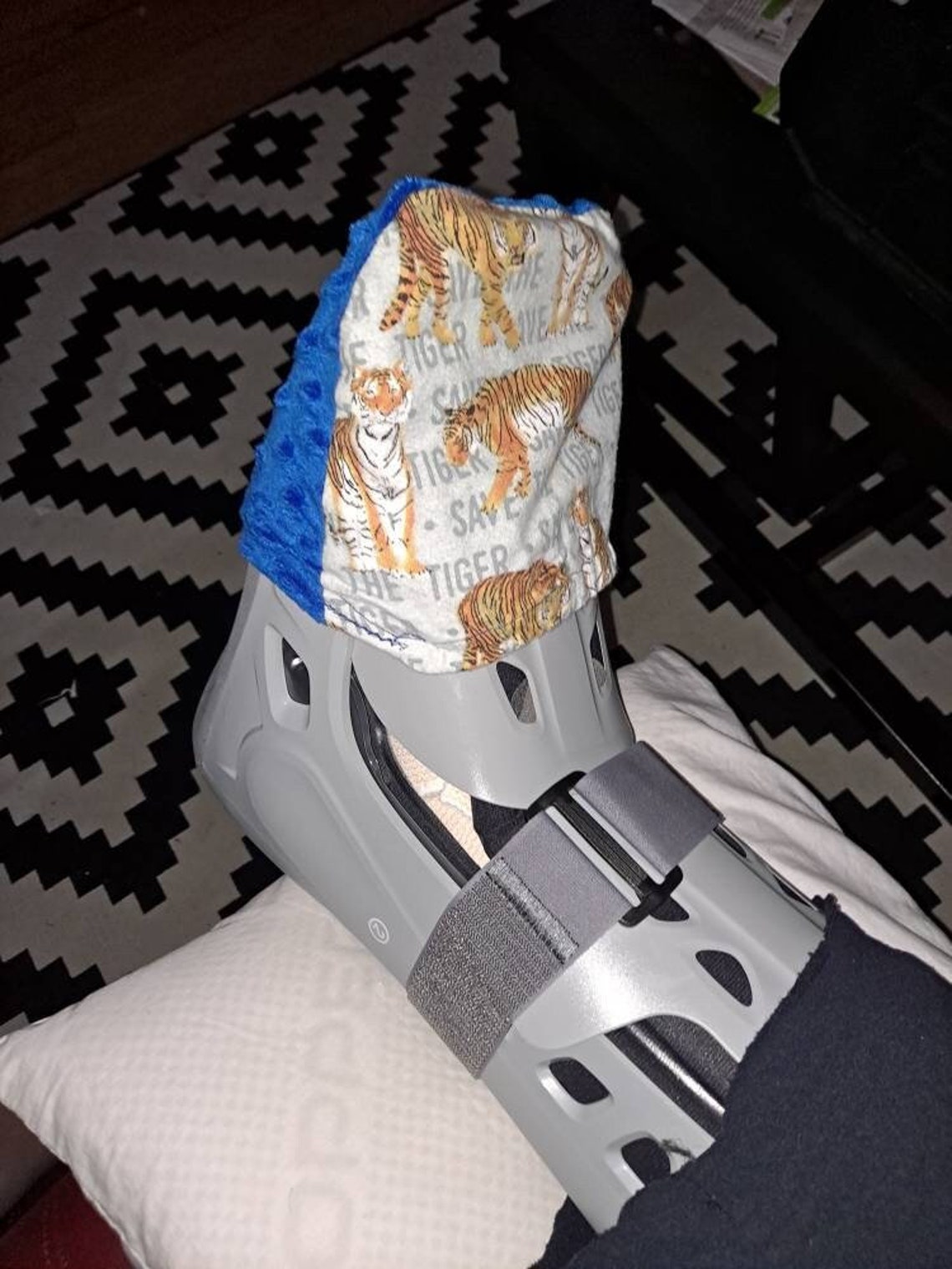 Toe-zy Cozy: Toe Cover, Foot Cover for Those in Casts, Medical Walking ...