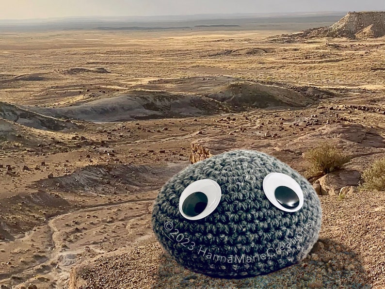 Googly Eye Pet Rock Amigurumi CROCHET PATTERN / Emotional Support Rock ...