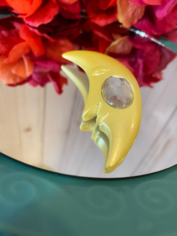 1960s Crescent Moon Face Brooch, Moon Brooch, Celesti… - Gem