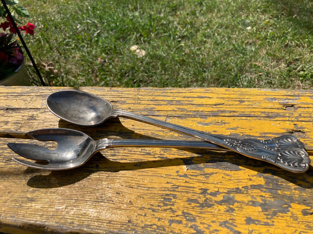 Antikes silbernes Teller-Servier-Salat-Set Großer geprägter Griff ...