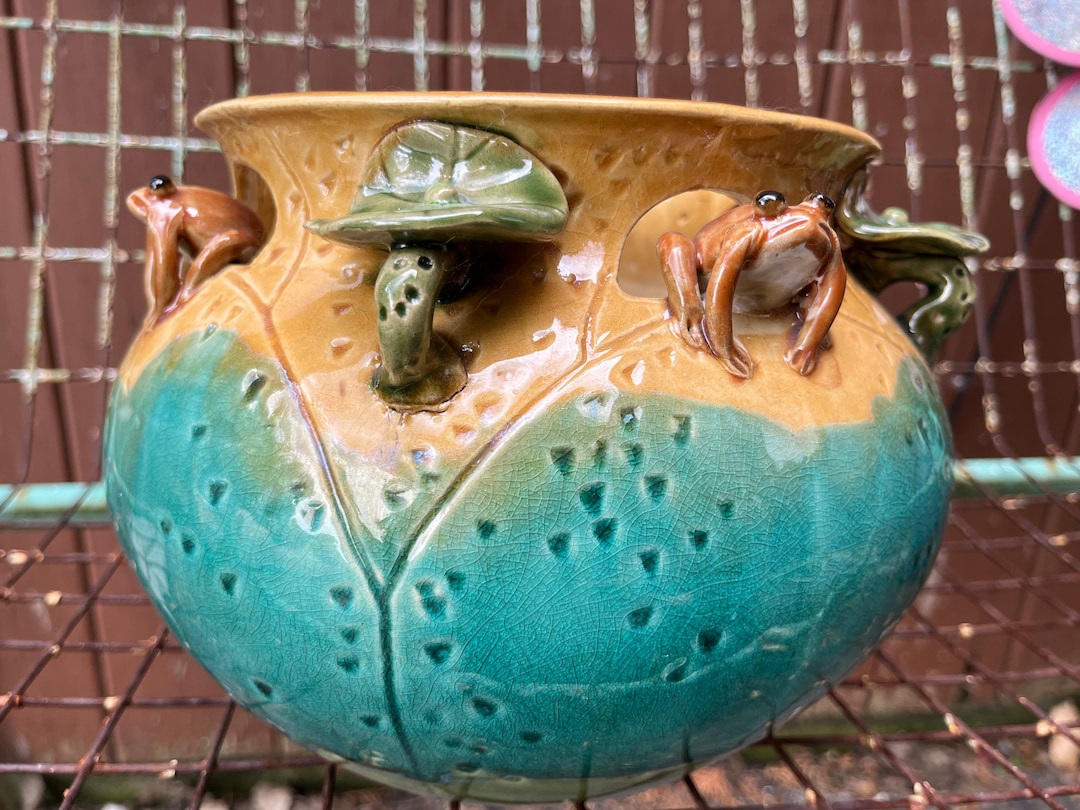 Frog and Toadstool Plant Pot Pottery Jardiniere Pllanter Flower Pot ...