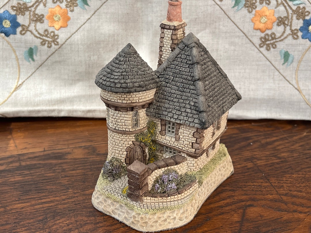 David Winter Scottish Collection Gatekeepers Cottage Hand Made Hand ...