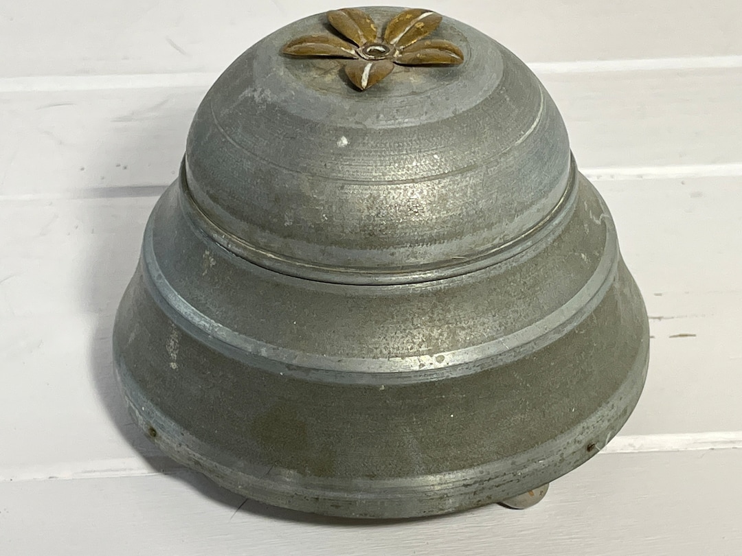 Music Box W Mirror Antique Vintage Aluminum Powder Puff Music Box ...