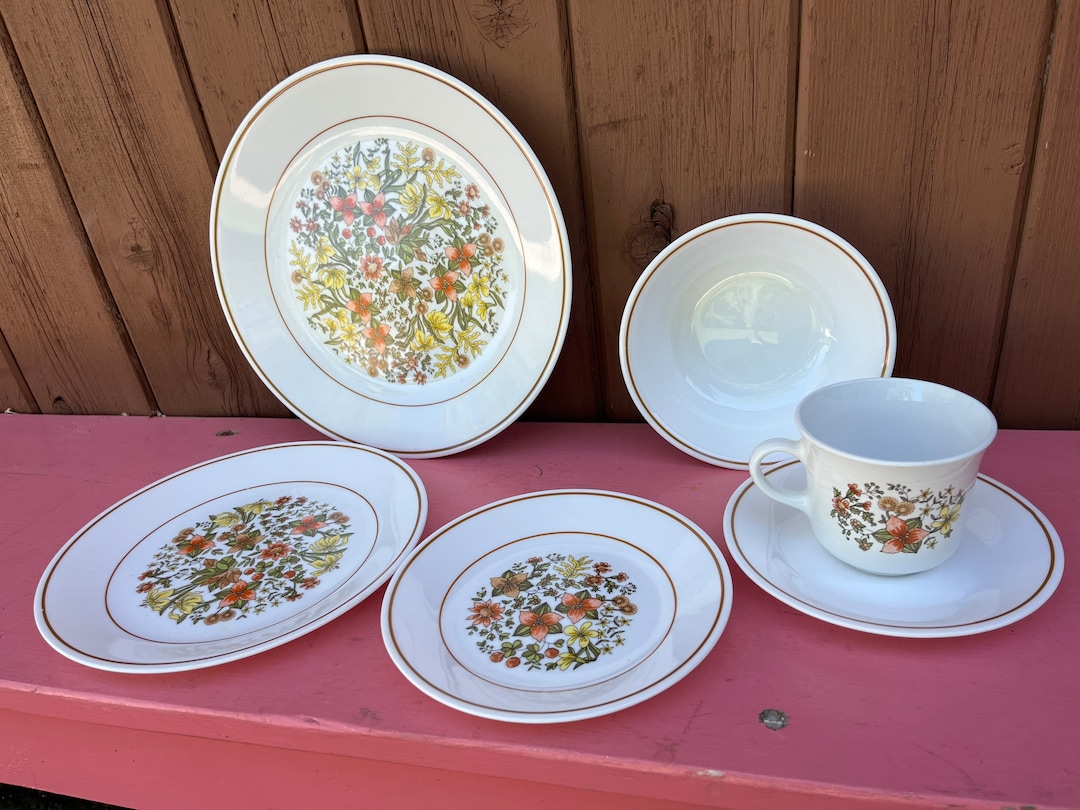 Vintage Corelle Indian Summer Dinnerware Set: 1970s Floral Kitchen ...