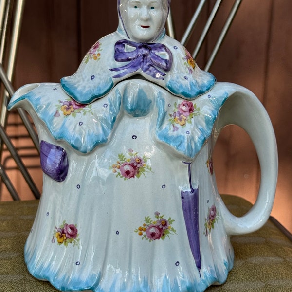 Old Lady Teapot - Etsy
