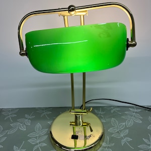 Banker Desk Lamp, Classic Green, Glass Shade, Light, Brass Base, Lawyer ...