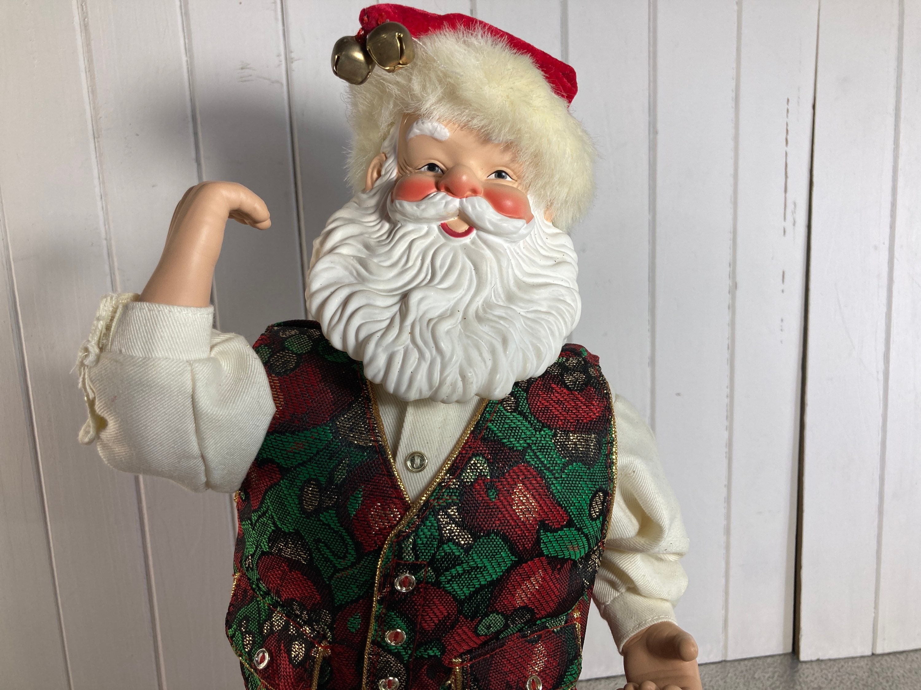 Animated Dancing Santa
