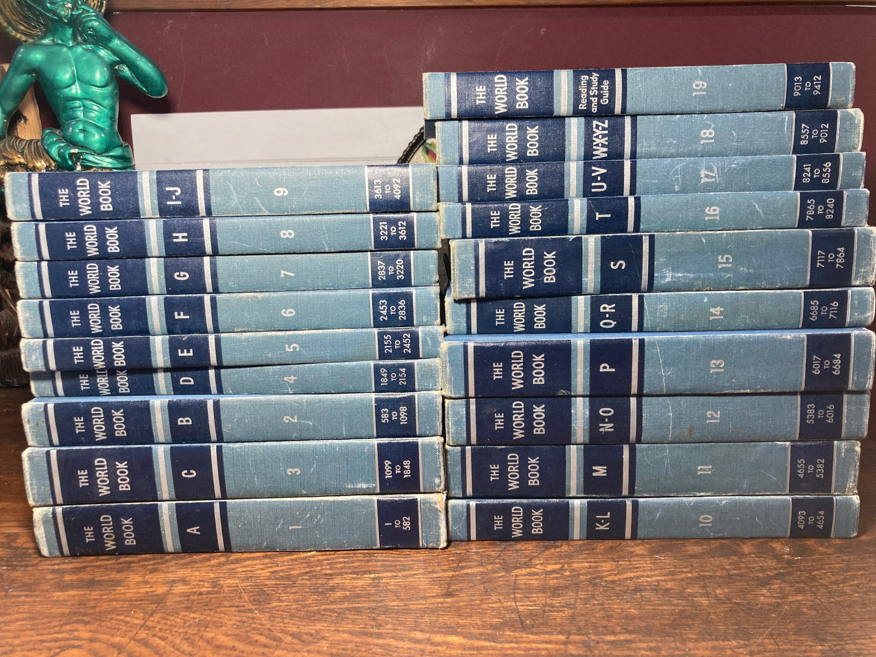 Bookcase Encyclopedias for sale | Only 2 left at -75%