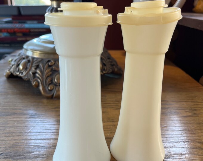 Tupperware Salt Pepper Shaker Dispenser Container Vintage Set 718 ...