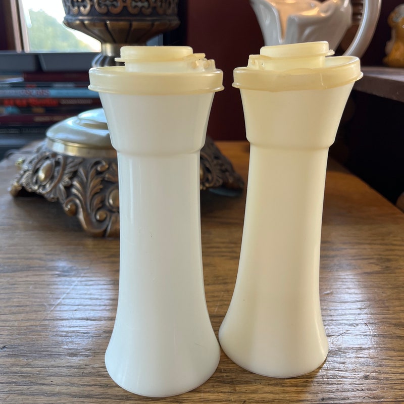 Tupperware Shaker - Etsy